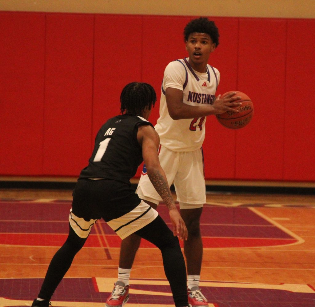 Mustangs start fast, pull away in 4th to top Colonials - Herald-Standard